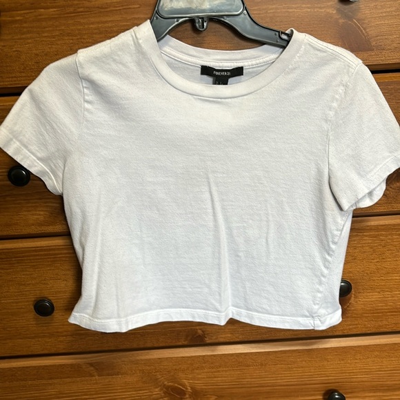 Forever 21 | Tops | Plain White Cropped Tee | Poshmark
